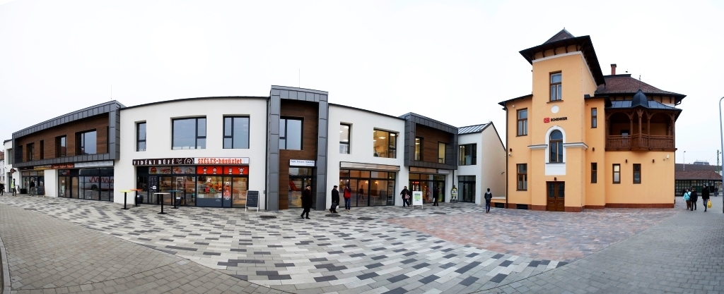 Leier Ingatlan - Schlichter Üzletház irodák, Győr